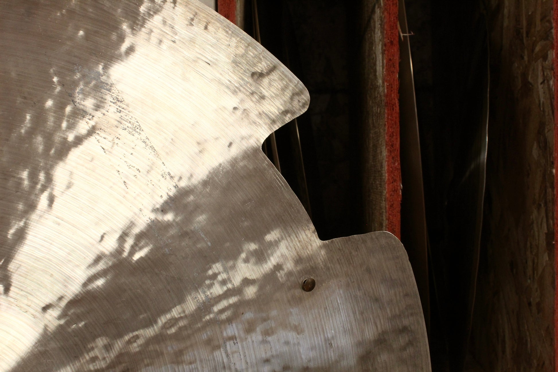 Nicky Moon 20" China Sizzle 1742g - Repaired – Wood & Weather Drum Shop