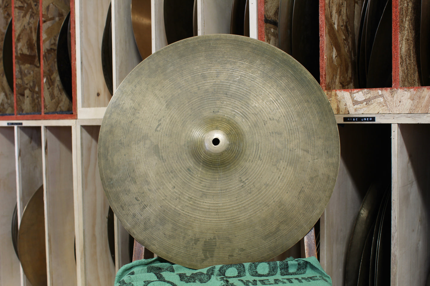 1960s Zenjian by Zildjian 18" Crash 1058g – Wood & Weather Drum Shop